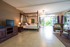 Suite Júnior, 1 cama king-size, vista para o oceano | Camas desdobráveis, roupa de cama fornecida 