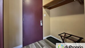Quarto Standard, 2 camas de casal | Secretária, ferro/tábua de engomar, Wi-fi grátis 