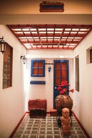 TV LED 42 polegadas com canais digitais, livros, serviços de streaming