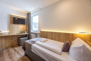 Quarto Individual | Cofre no quarto, secretária, ferro/tábua de engomar, Wi-fi grátis 