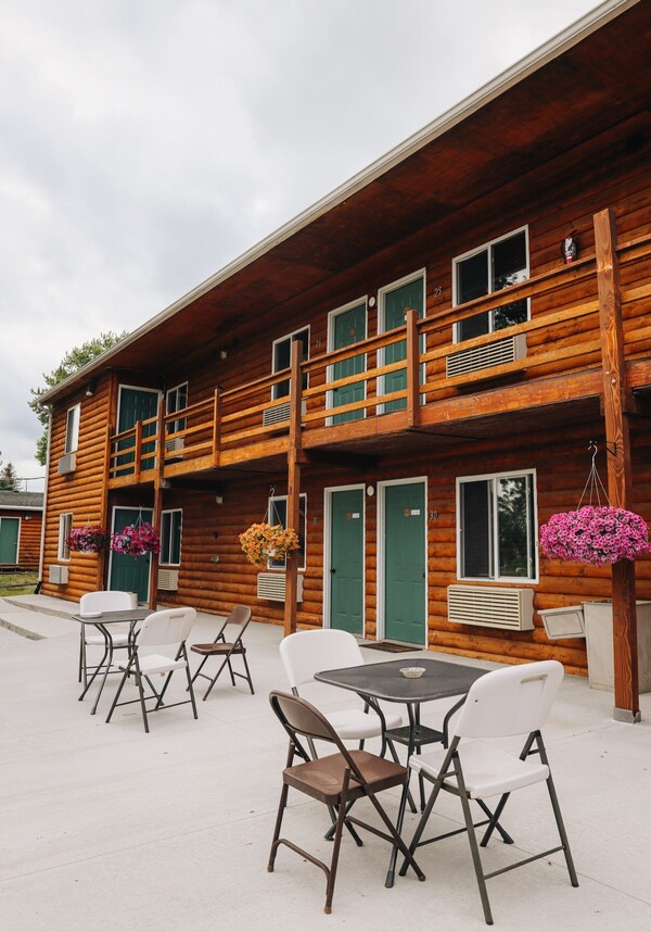 Northland Inn Motel - Spirit Lake, IA
