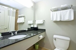 Chuveiro/banheira combinados, produtos de toalete grátis