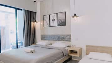 Quarto Triplo Superior | Cofre no quarto, secretária, Wi-fi grátis