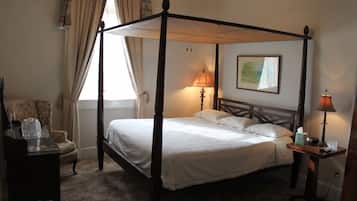 Suíte estúdio standard, 1 cama King | 1 quarto, escrivaninha, Wi-Fi de cortesia, roupa de cama