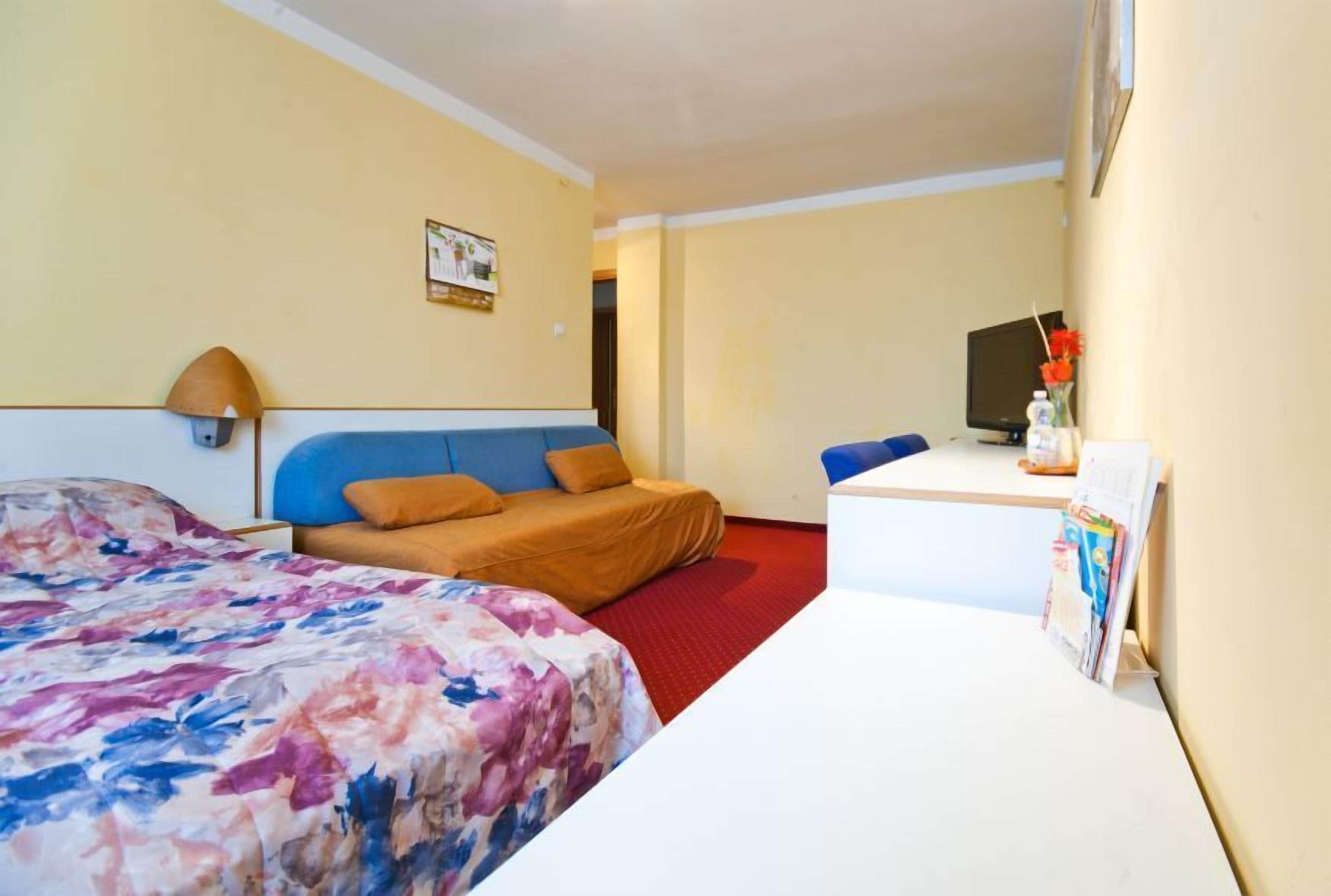 Cofre no quarto, secretária, Wi-fi grátis, roupa de cama fornecida 