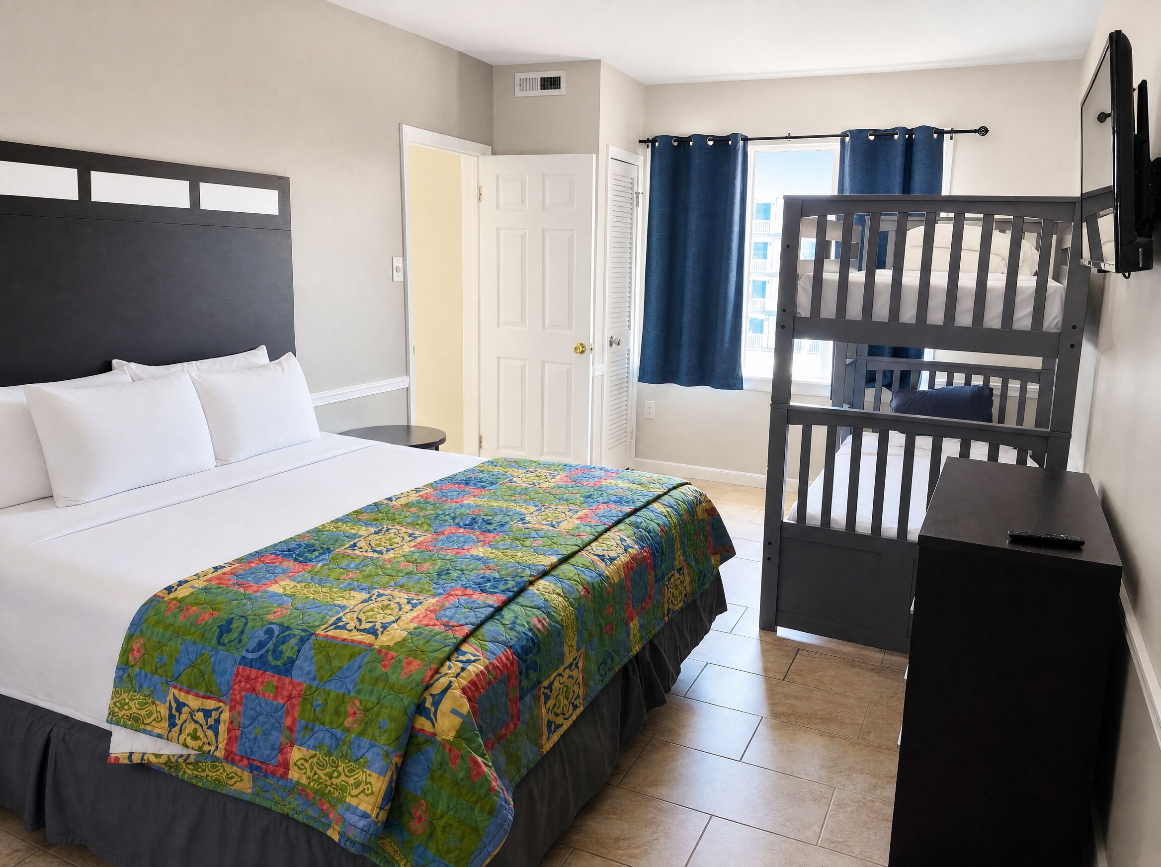 Cobertura | Quartos à prova de som, Wi-Fi de cortesia, roupa de cama