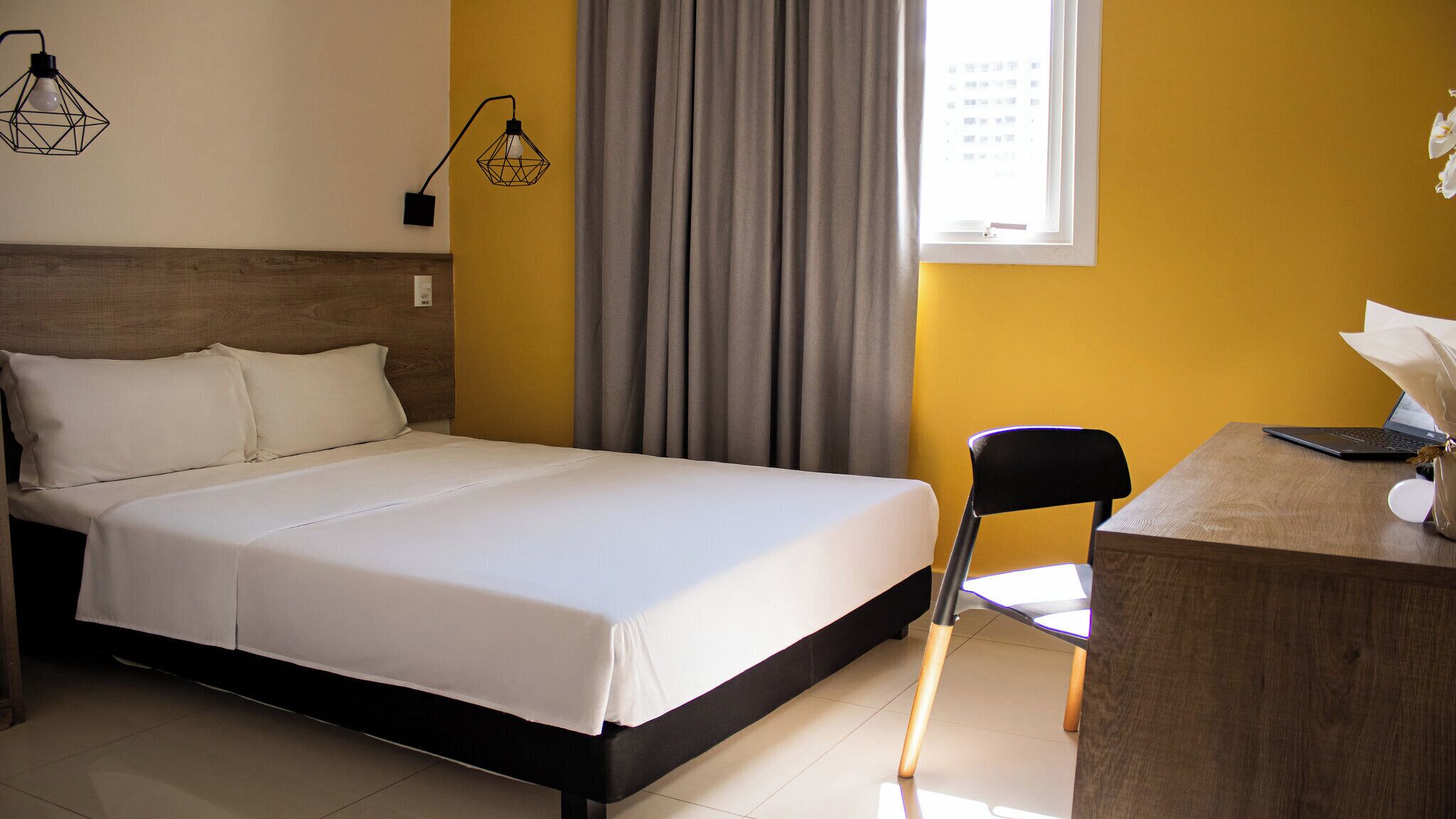 Minibar, secretária, cortinas/cortinados opacos, quartos insonorizados 