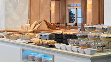 Pequeno-almoço tipo buffet diário incluído