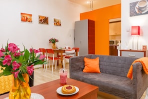 Apartamento conforto, banheiro privativo (Orange) | Individualmente decorados, individualmente mobiliados