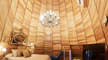 Suíte da Torre com Hidromassagem | 1 quarto, minibar, cortinas/cortinados opacos, ferro/tábua de engomar