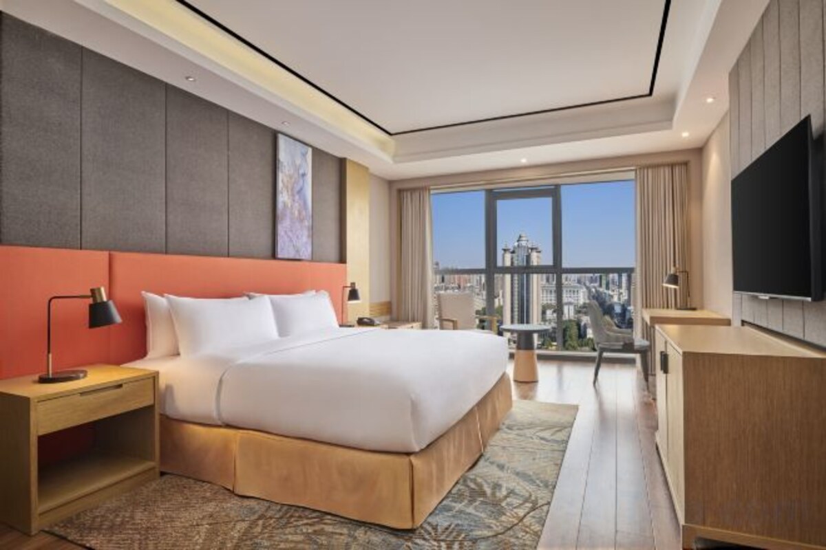 King Guest Room City View