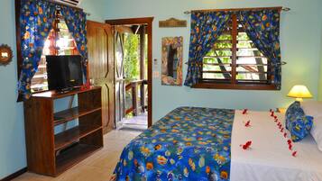 Bangalô romântico, 1 cama King | 1 quarto, camas com colchões pillow-top, frigobar, cofres nos quartos