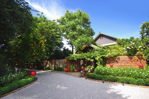 Fachada da propriedade