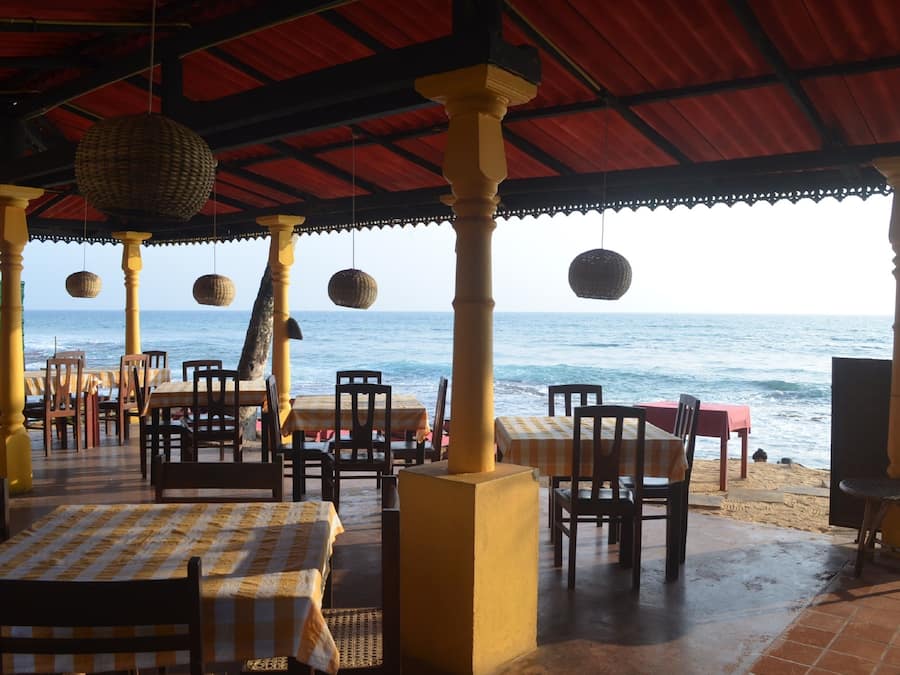 Pequenos-almoços, almoços, jantares servidos, cozinha indiana