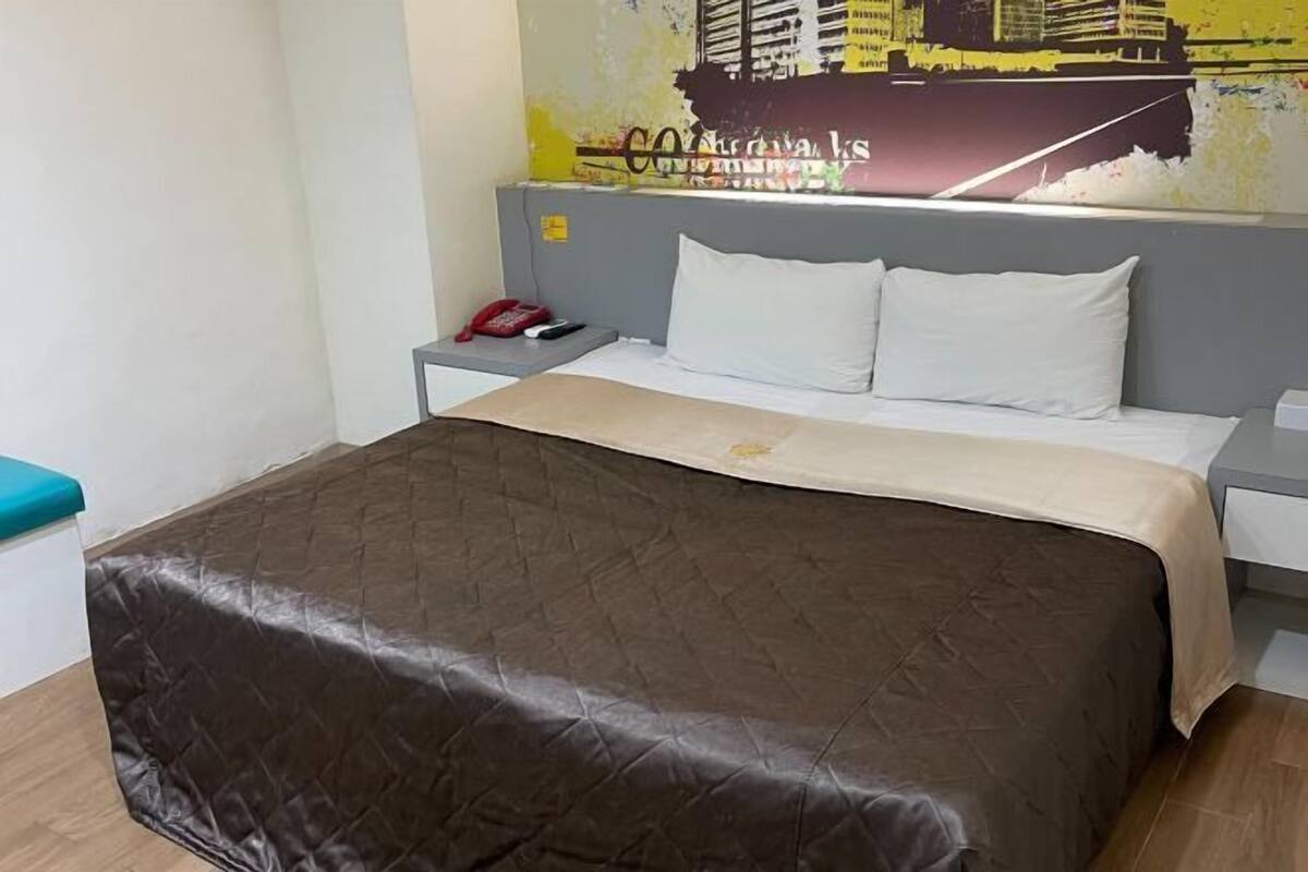 Roupa de alta qualidade, Wi-fi grátis, roupa de cama fornecida