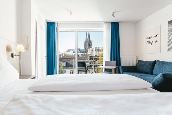 Haus Am Dom - Köln