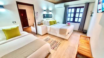 Apartamento luxo, acessível, banheiro privativo (APARTAMENTO 2) | 1 quarto, roupas de cama premium, edredons de pluma
