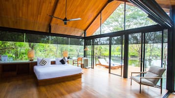 Karanda - Water Chalet with Plunge Pool (10% off on food) | 1 quarto, roupas de cama premium, frigobar, cofres nos quartos
