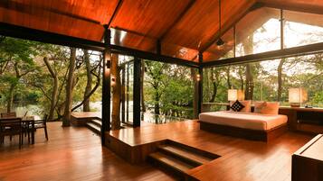 Attikka - Water Chalet with Plunge Pool (10% off on food) | 1 quarto, roupas de cama premium, frigobar, cofres nos quartos