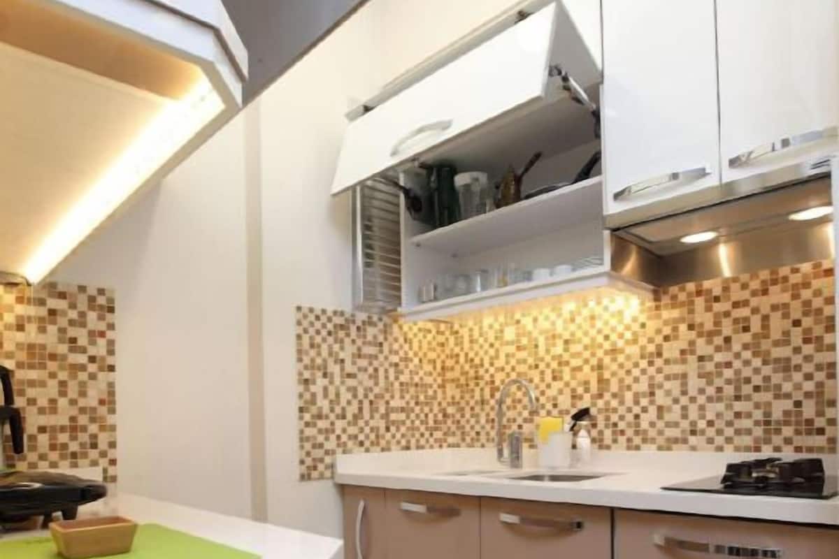 Cozinha privada | Um frigorífico/congelador grande, um micro-ondas, uma placa de cozinha