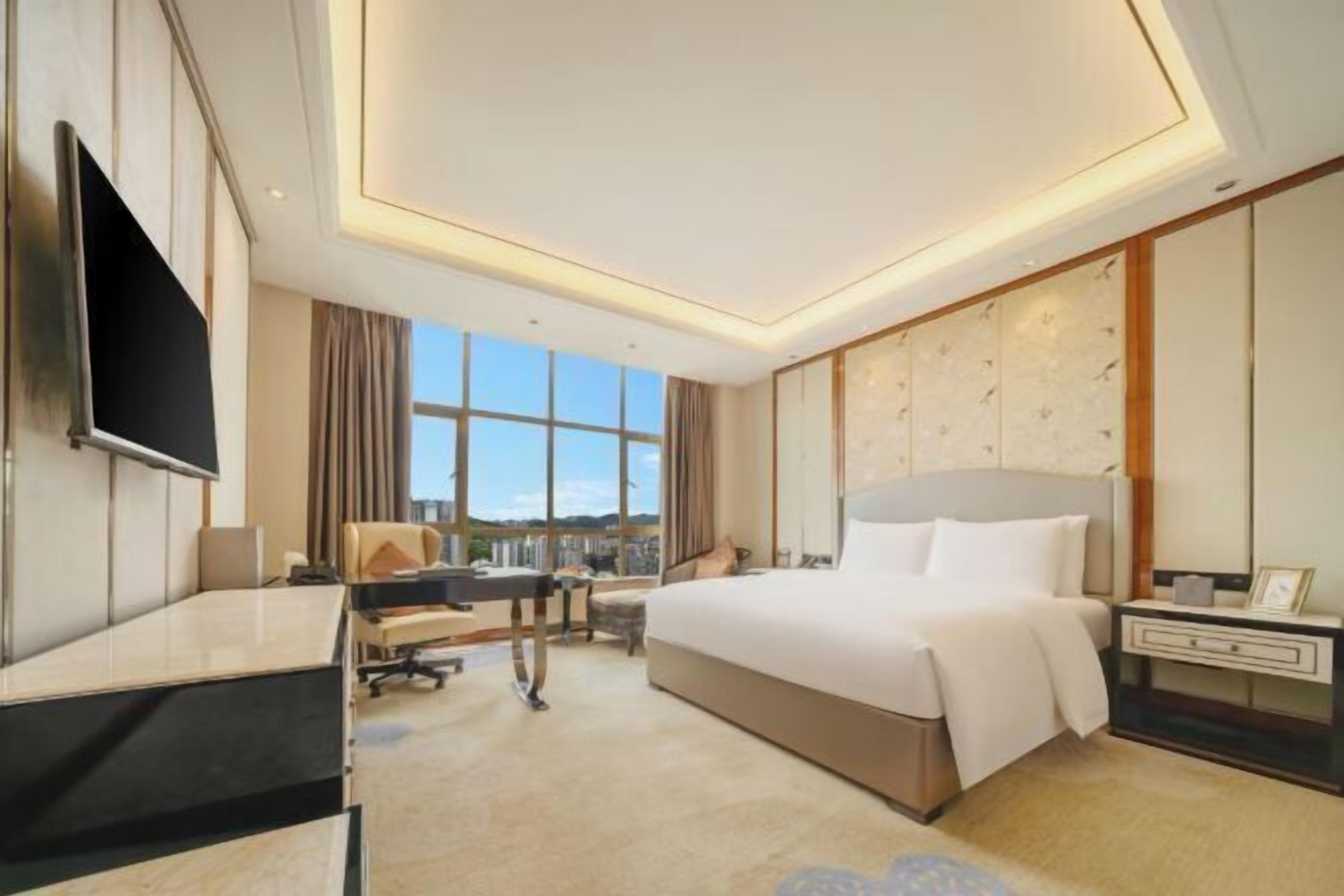 Minibar, cofre no quarto, berços/camas para crianças, despertadores 