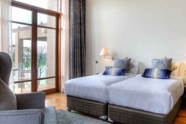Deluxe Lake View - Mooloya | Roupa de alta qualidade, minibar, cofre no quarto, secretária