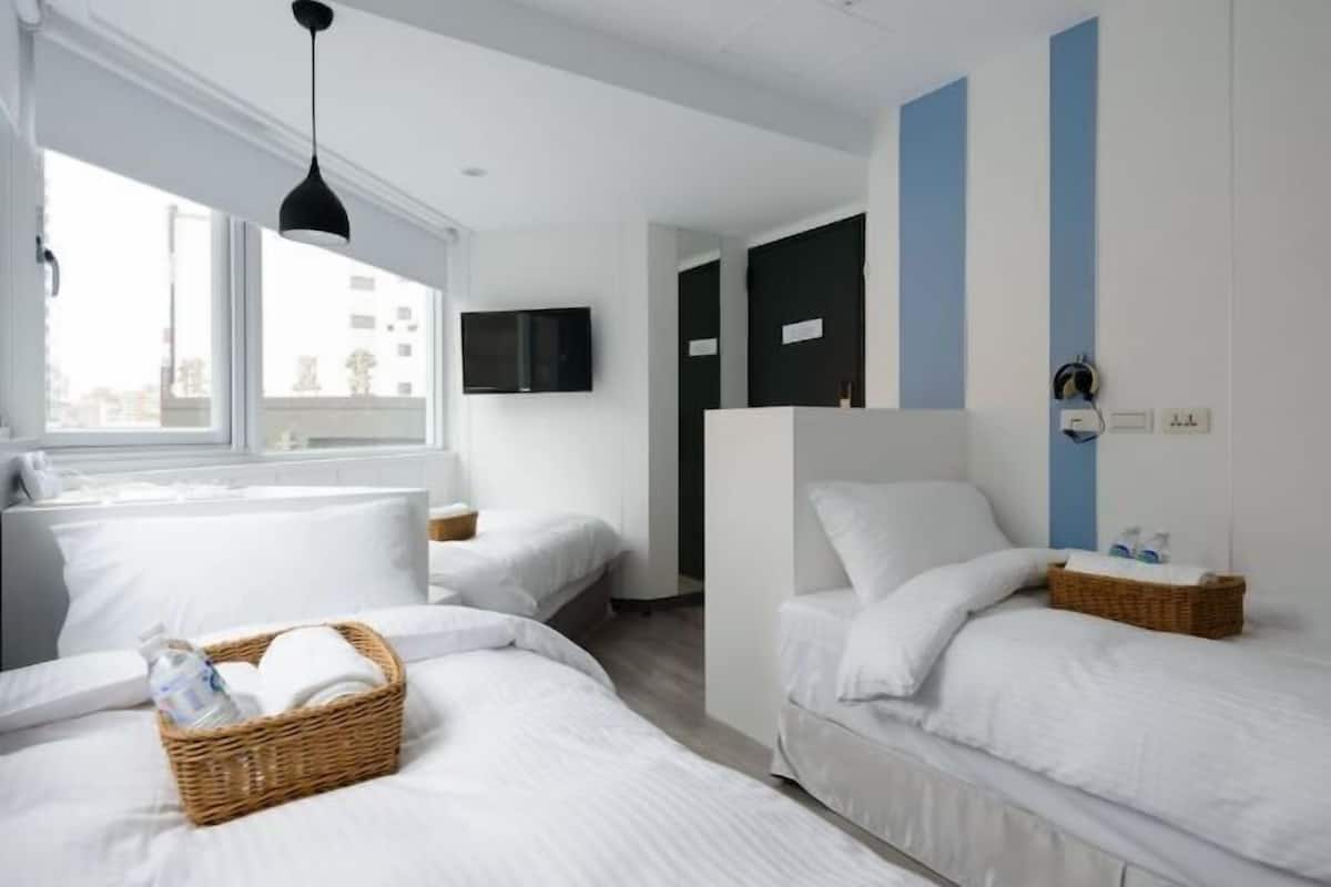 Cofre no quarto, com decoração personalizada