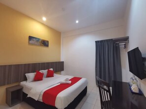 Quarto casal superior | Escrivaninha, quartos à prova de som, Wi-Fi de cortesia