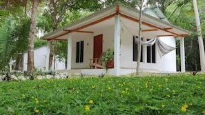 Quarto triplo luxo | Cortinas blackout, Wi-Fi de cortesia, roupa de cama