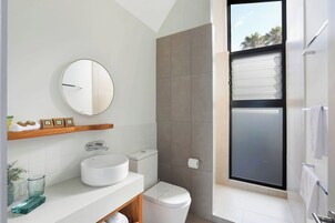Cabana premium (Sleeps 5 - Dog Friendly) | Banheiro | Chuveiro, produtos de toalete grátis, secador de cabelo 
