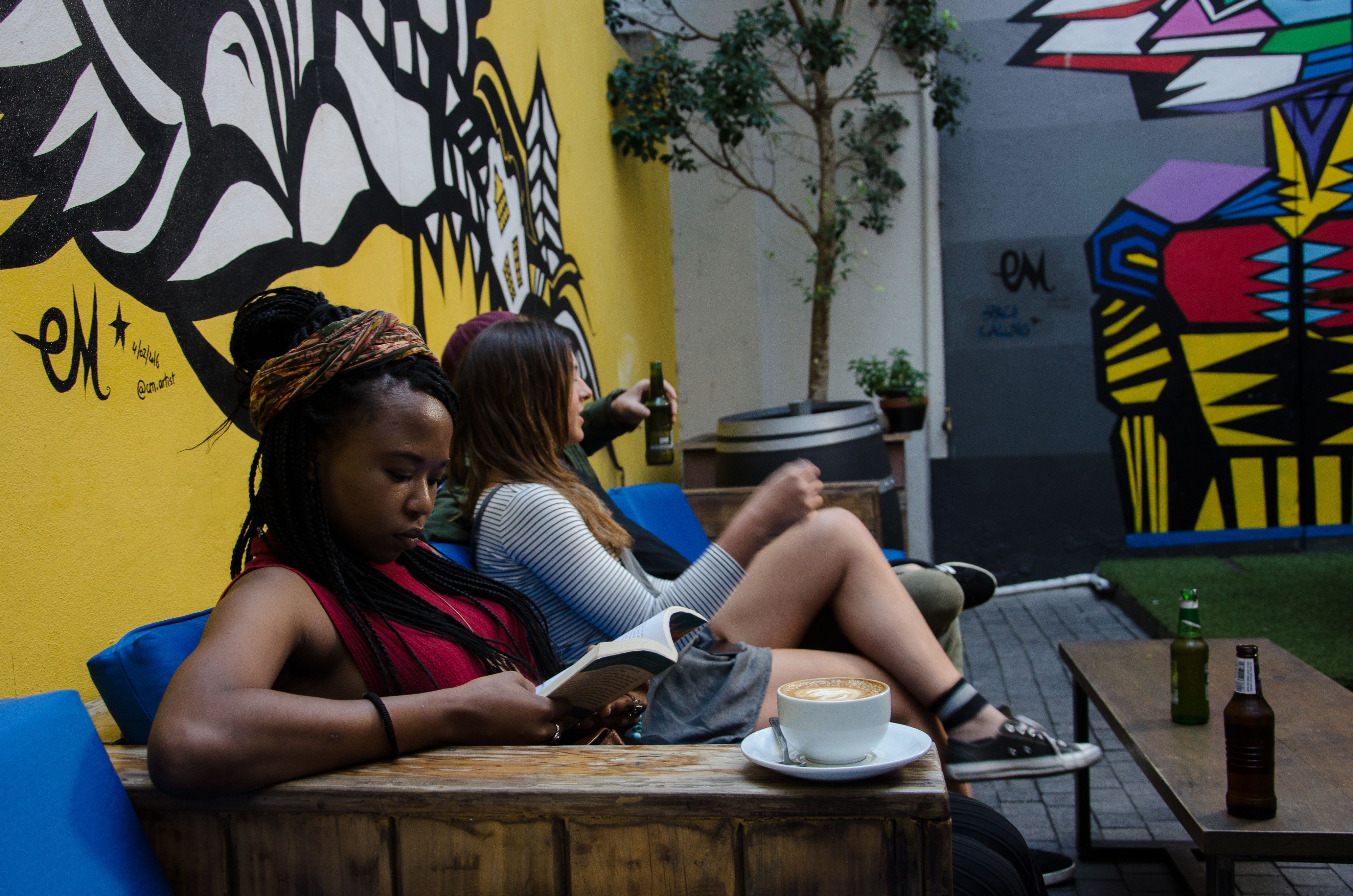 Almoços e jantares servidos, incluindo cozinha local 