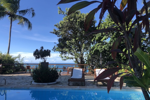 Bar junto à piscina