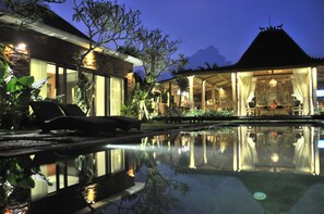 Piscina exterior