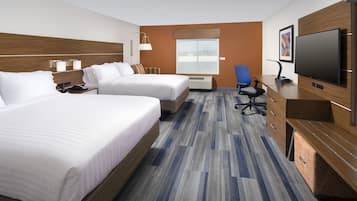 Cofres nos quartos, escrivaninha, espaço de trabalho para notebook