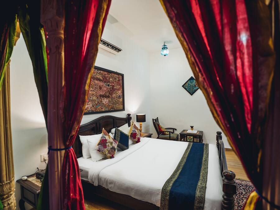 Quarto Superior, 1 cama de casal | Secretária, Wi-fi grátis