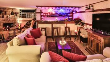 2 bares/lounges