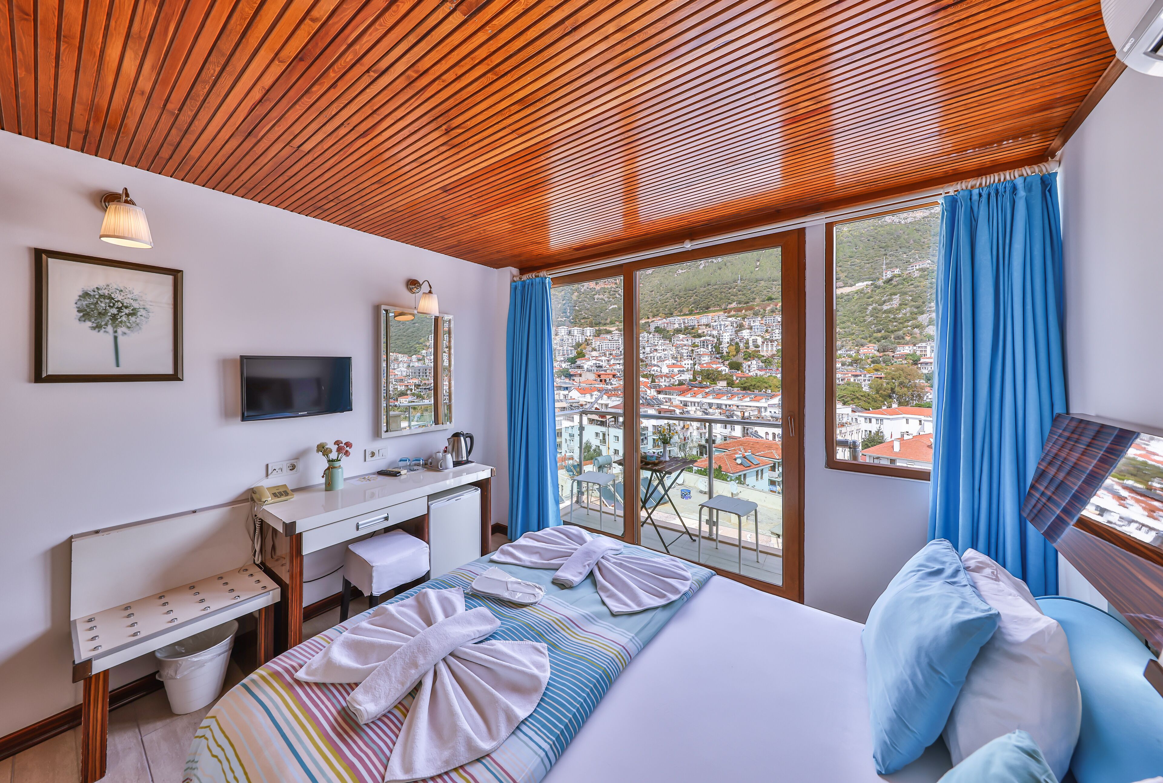 Quarto Duplo, terraço, Vista para a cidade | Lençóis de algodão egípcio, roupa de alta qualidade, minibar 