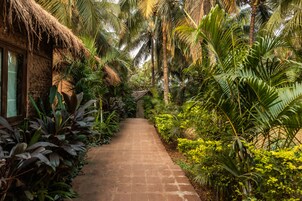 Garden View Cottage | Roupas de cama premium, camas Select Comfort, cofres nos quartos