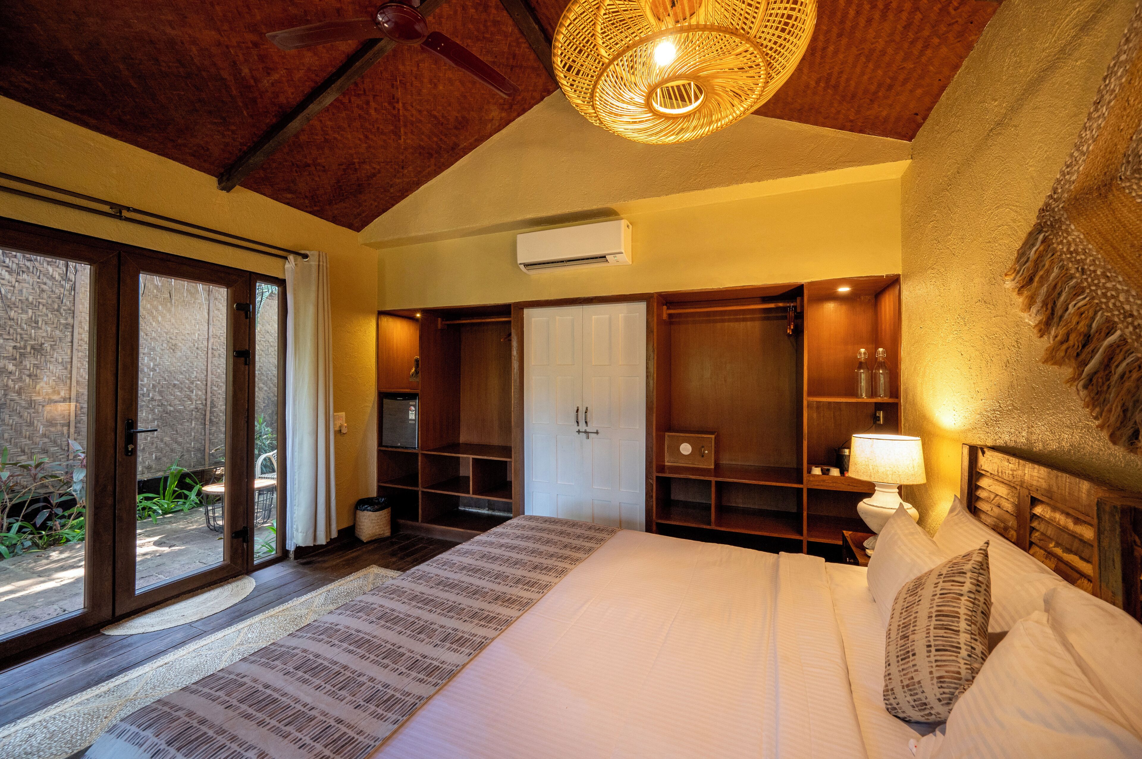 Garden View Cottage | Roupas de cama premium, camas Select Comfort, cofres nos quartos