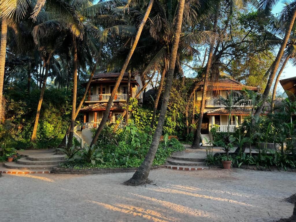 Partial Sea View Bungalow | Roupas de cama premium, camas Select Comfort, cofres nos quartos