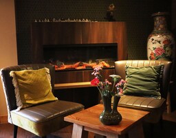2 bares/lounges