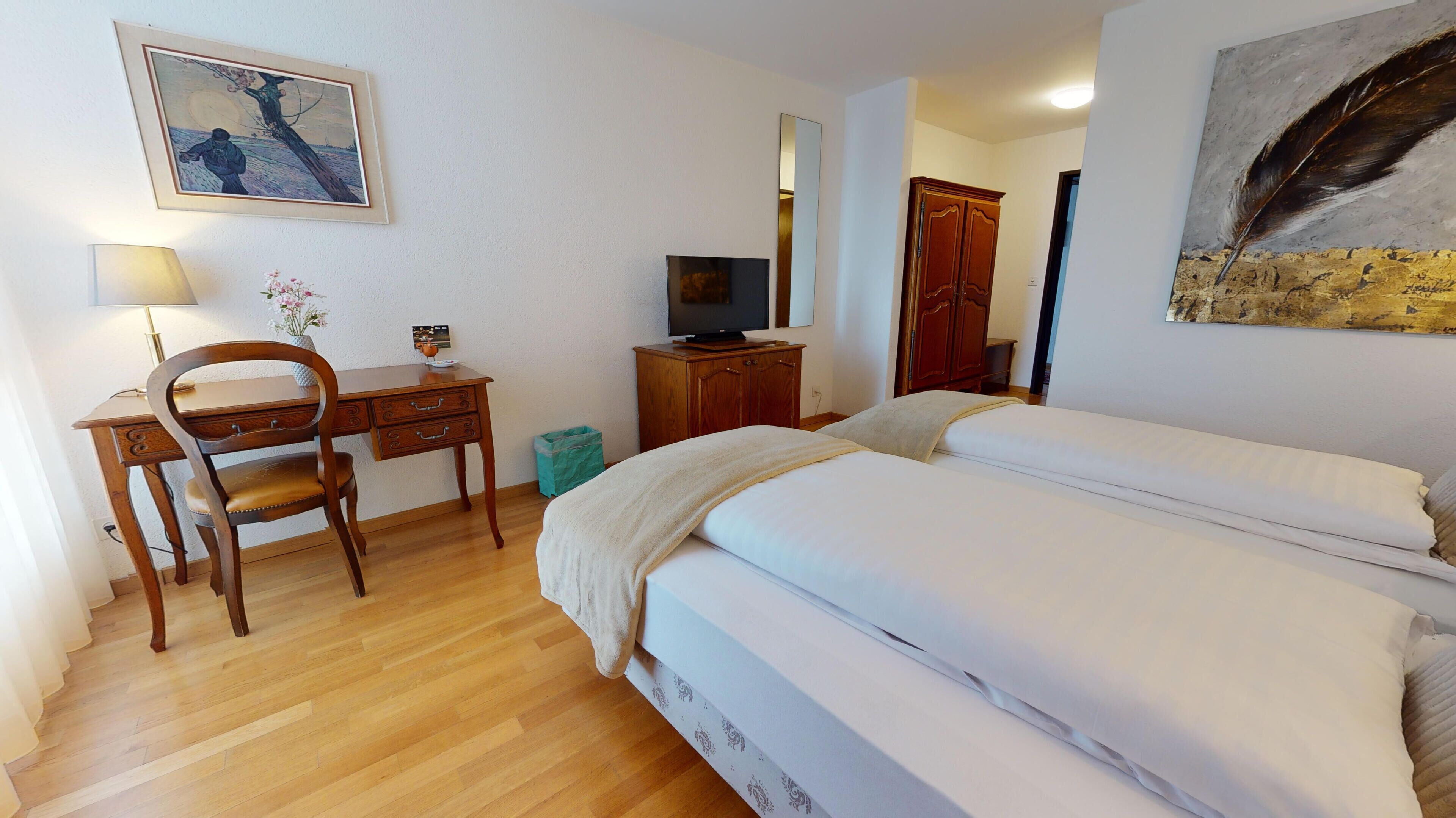 Minibar, secretária, Wi-fi grátis 