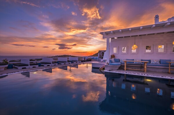 Flaskos Luxury Suites - Mykonos
