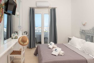 Quarto Standard | Cofre no quarto, cortinas/cortinados opacos, ferro/tábua de engomar 