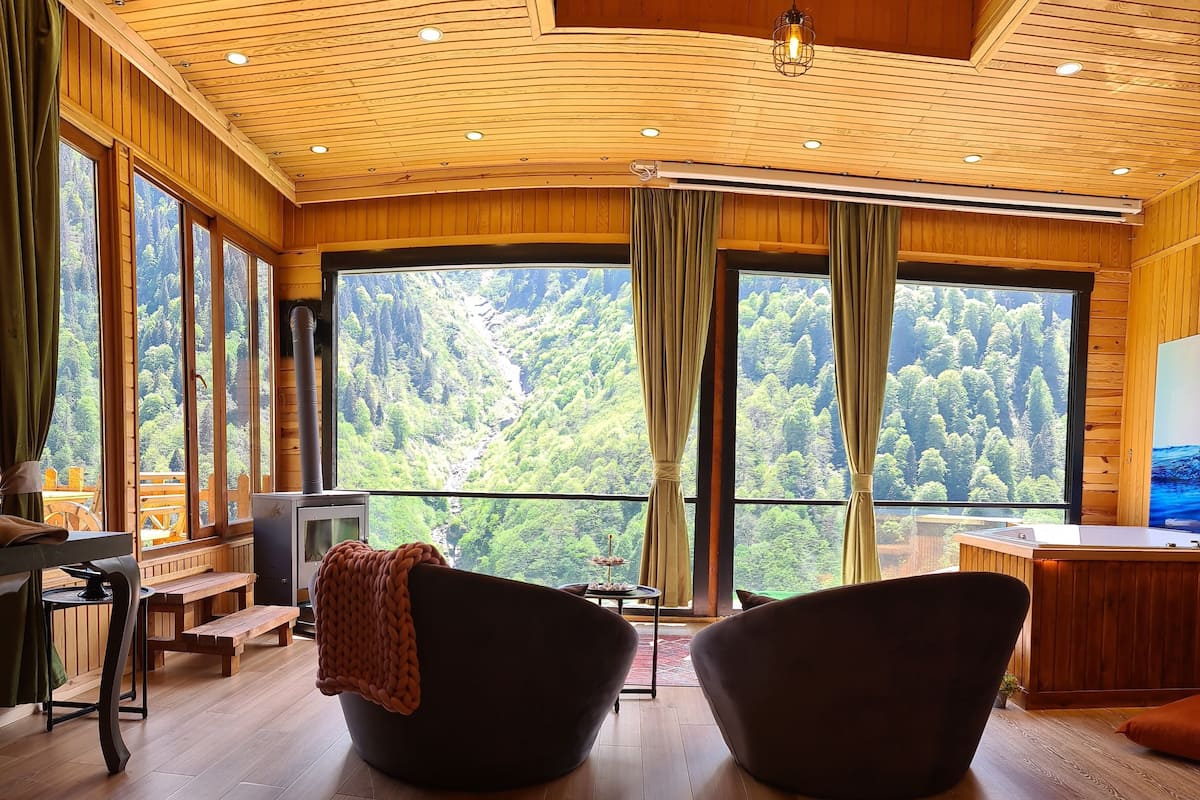 Suite-Estúdio Panorâmica, 1 cama de casal, banheira de hidromassagem, vista para o rio | Minibar, cofre no quarto, secretária