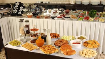 Pequeno-almoço tipo buffet diário incluído