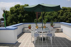 Café da manhã, almoço e jantar; culinária internacional