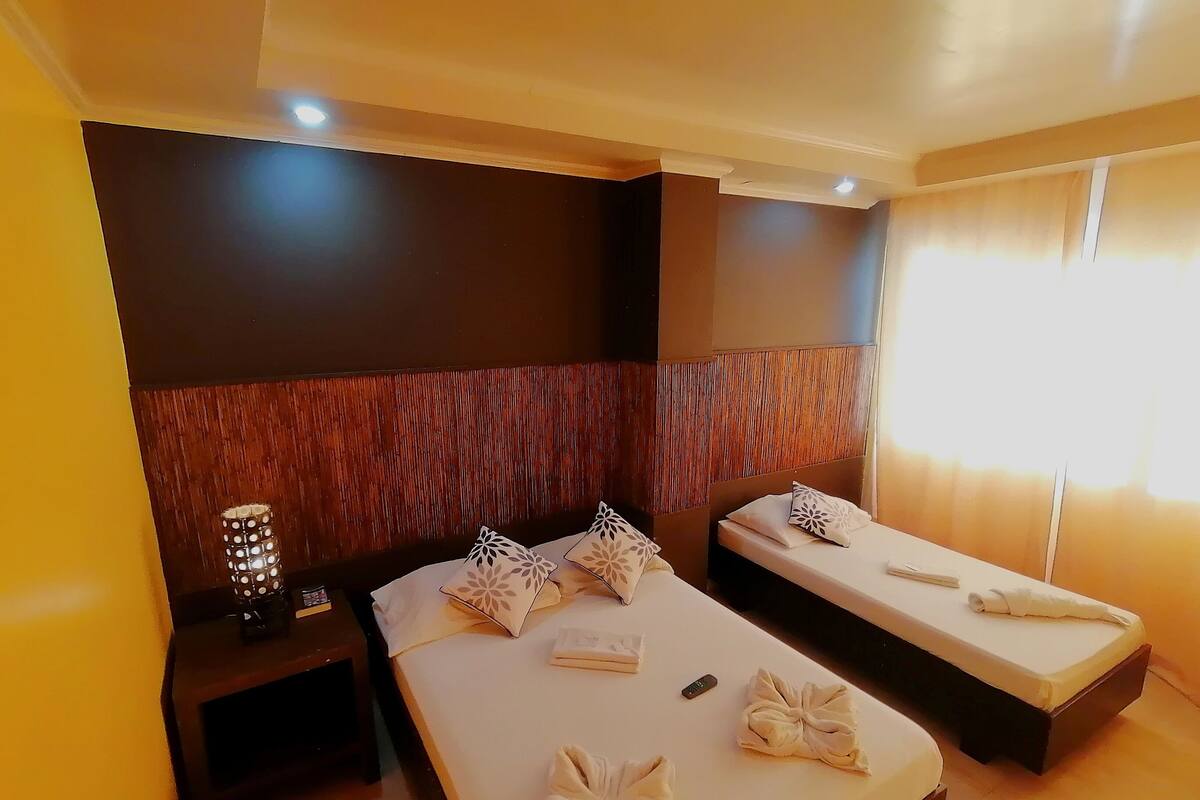 Quarto Triplo | Wi-fi grátis, roupa de cama fornecida 