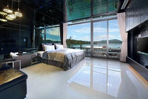 Quarto Duplo Superior, vista para o lago | Secretária, Wi-fi grátis, roupa de cama fornecida