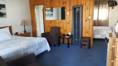 Bishop Village Motel